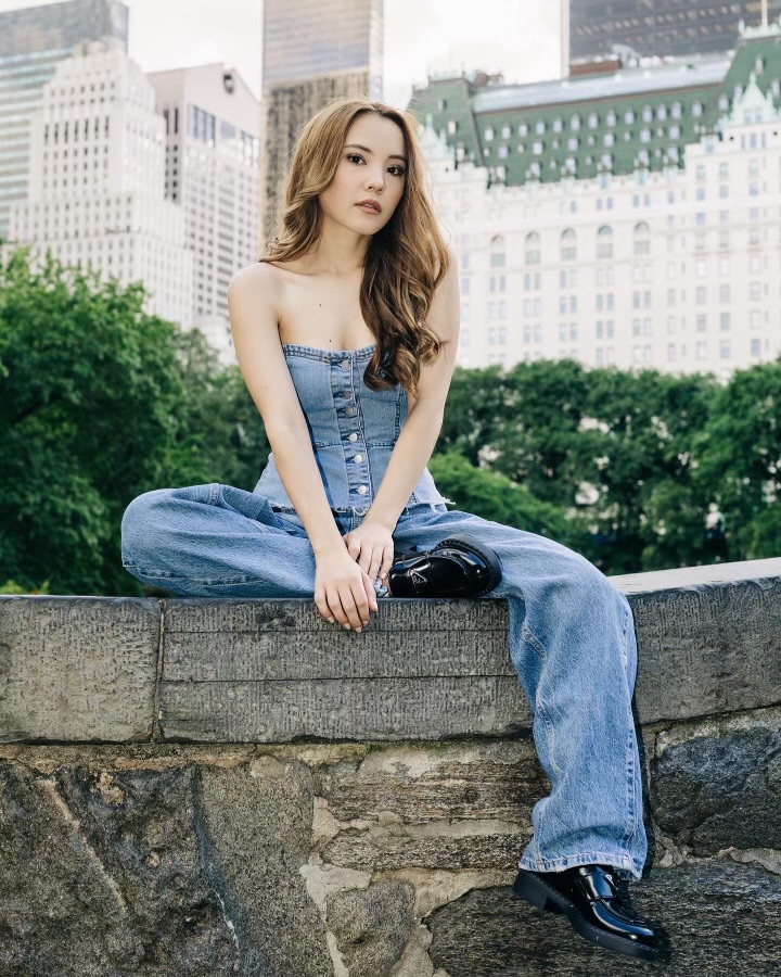 The Philippine Reporter - Nicole Huff debuts on big screen in Mila ...